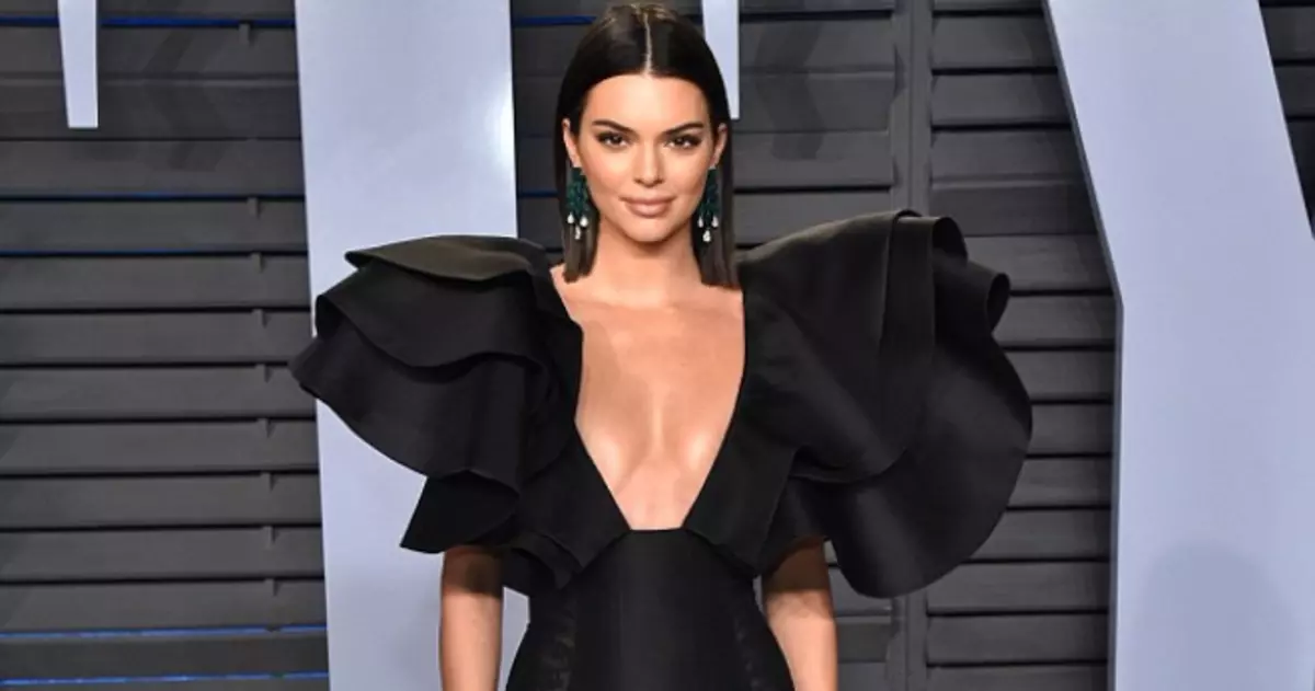 Kendall Jenner kohustus meditsiinilise abi enne aftepati 