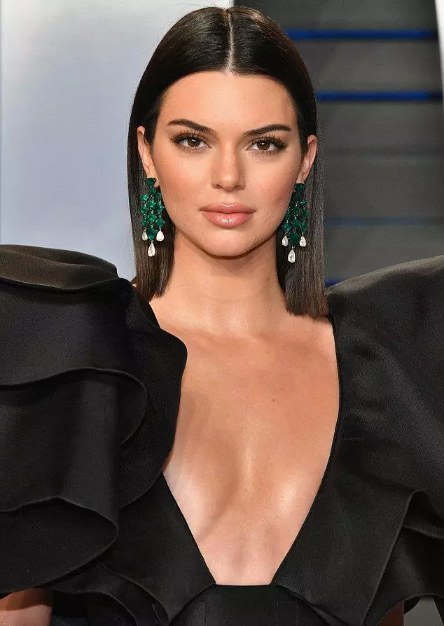 Vanity Fair Oscars 2018의 Kendall Jenner