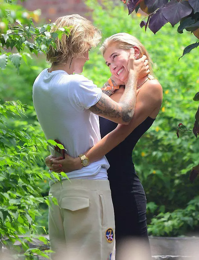 Doves Justin Bieber and Haley Baldwin