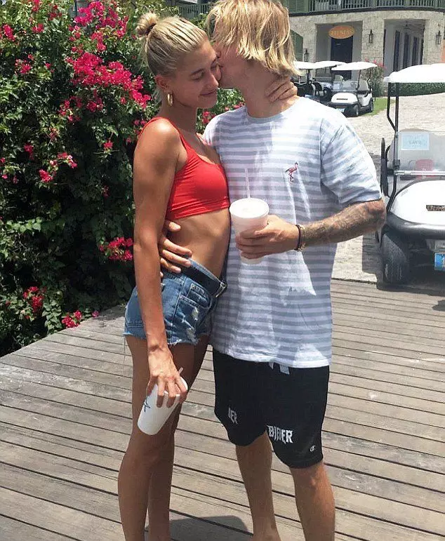 Justin Bieber kauban si Haley Baldwin