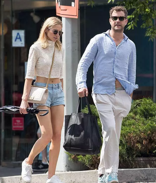 Joshua Jackson i Alissa Julia Smith en una caminada