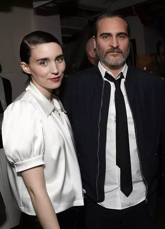 Hoakin Phoenix og Rooney Mara