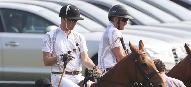 Tom Hardy Handed Prince William Silver Deska Vítěz hry v Polo