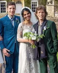 Mick au mariage de son fils James en avril