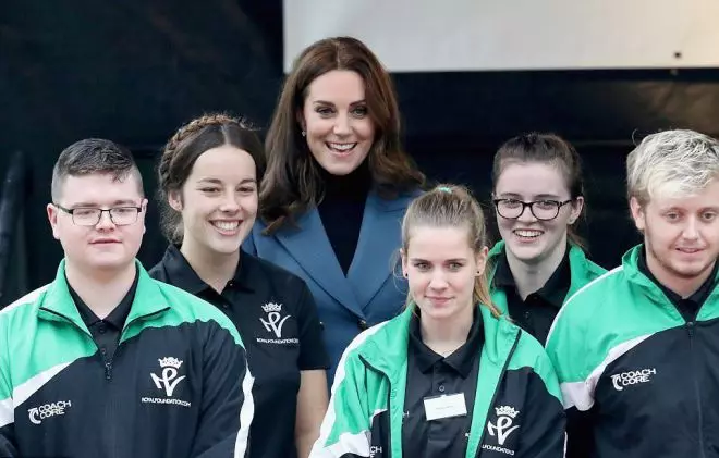 Kate Middleton miaraka amin'ny mpanazatra tanora