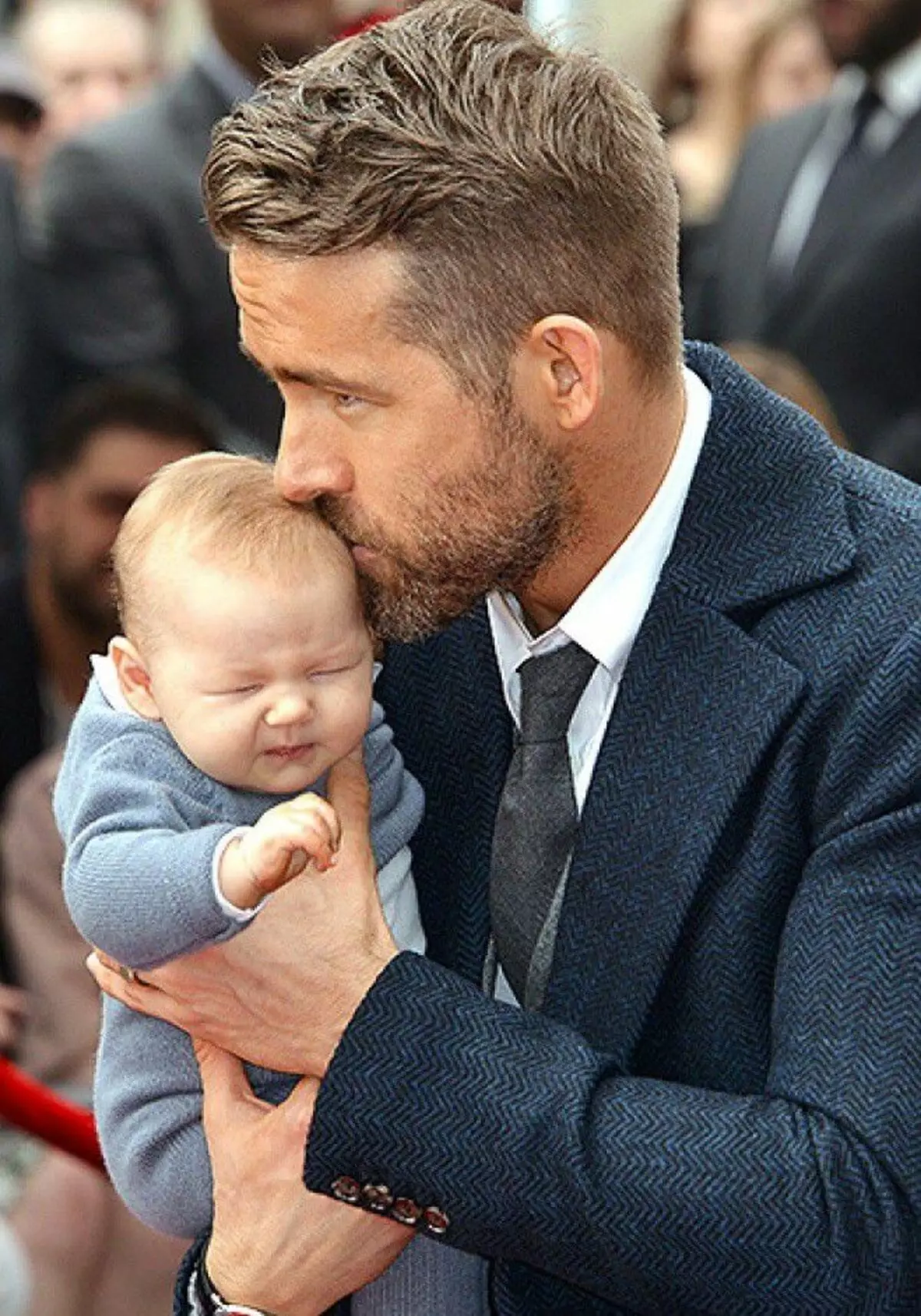 Ryan Reynold với con gái của Ines