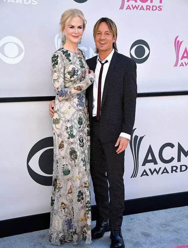 Nicole Kidman en Keith Urban by de Awards foar muzykferiening