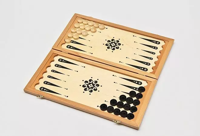 Backgammon spil - Regler i lange og korte backgammon, at hemmeligheder vinde, interessante fakta 4844_2