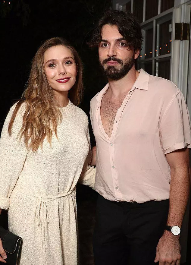 Elizabeth Olsen med Robbie Arnall kom till Gersh Emmy Party