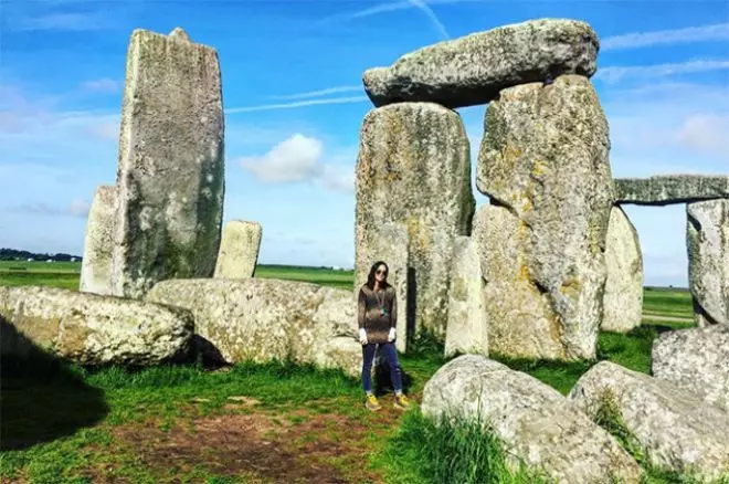 Megan فاکس Stonehenge میں