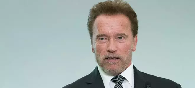 Schwarzenegger هڪ غير ملڪي پٽ تي فخر آهي ۽ هن سان گهڻو وقت گذاريندو آهي