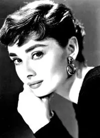 თმის ვარცხნილობა სტილში Audrey Hepburn33