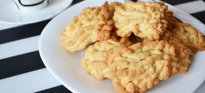 Shortbread con margarina a través de un molinillo de carne - Receta