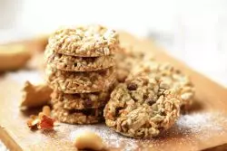 Iicookies ze-oatmeal ngaphandle kwamaqanda kunye neoyile