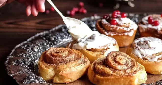 Franséische Buns - déi bescht Rezepter fir Lushen a knusprech Baking