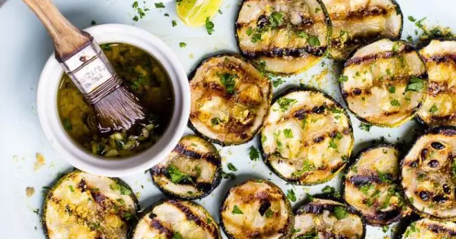 Zucchini grillés - Recettes sur Grill sur les charbons, en MultiCropre, Four, Micro-ondes 54571_1