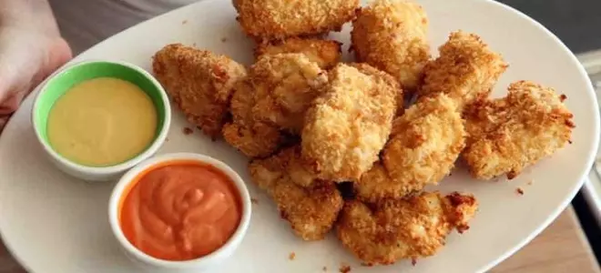 Li-nuggets tse nang le chisi ea turkey