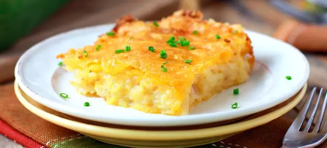 Qos casserole nrog cheese thiab qej