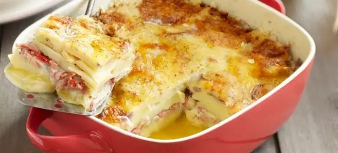 Casserole prátaí le hiasc san oigheann