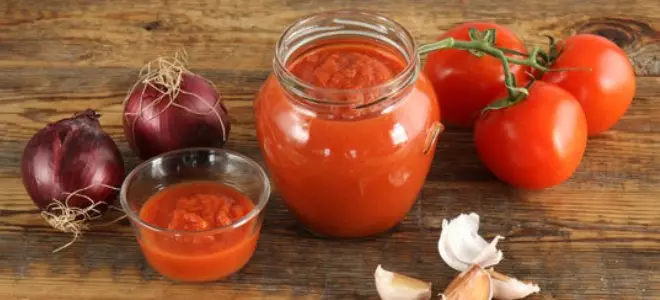 Sauce für den Winter von Tomaten ist sehr lecker