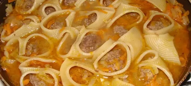 Stor pasta med malet kött