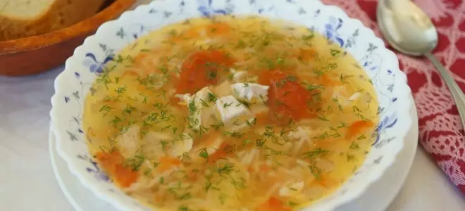 Sopa De Pollo Con Tomates Y Patatas