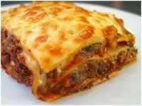 Lasagna ერთად ქათმის minced