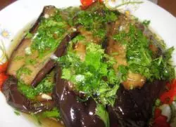 Eggplant a cikin Tafarnuwa miya