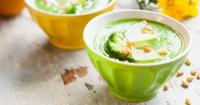 Supa broccoli - rețete ușoare și utile de mâncăruri delicioase pentru întreaga familie