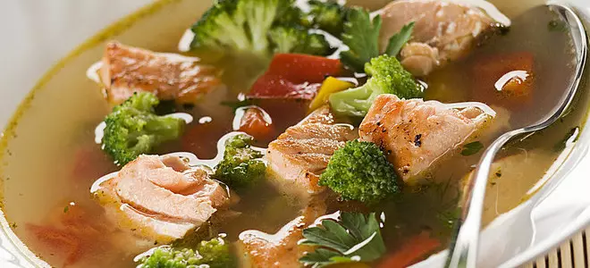 Supă de pește broccoli.