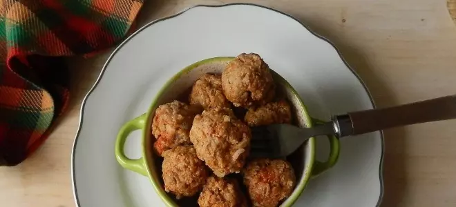 Bakso terbuat dari daging cincang