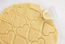 Biscuits dans une poêle à frire