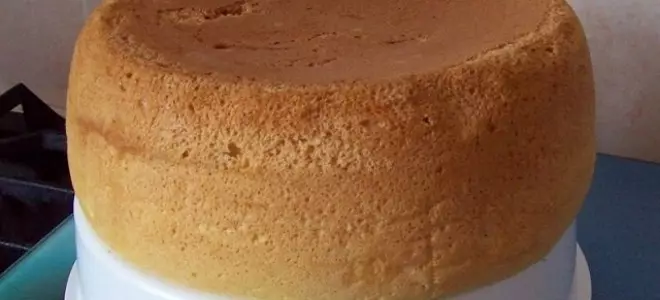 Torte per la torta in un fornello lento