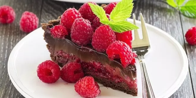 Chocolate-Berry Cake