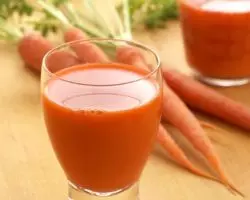 Giunsa ang Pag-andam sa Carrot Juice alang sa Tingtugnaw