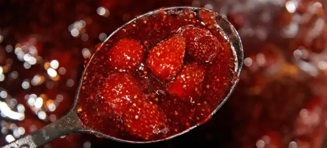 Ishyamba rya Strawberry Jam Kubumbeho