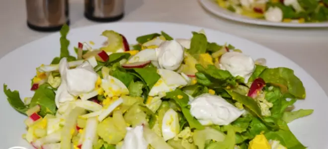 Salada de repolho e rabanetes