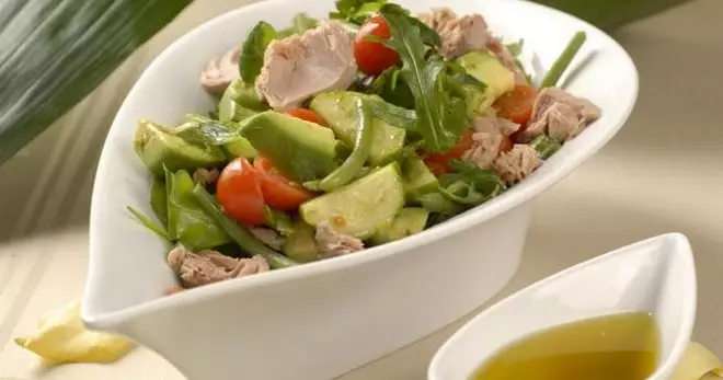 Salad with canned tuna - a simple recipe for delicious and light snacks