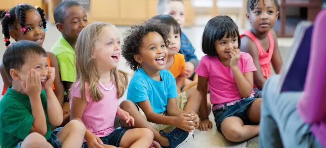 Aia tatau a tamaiti i Kindergarten