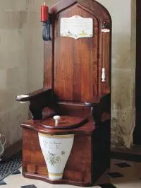 Unusual toilet design 1