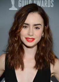 Obrvi Lily Collins5.