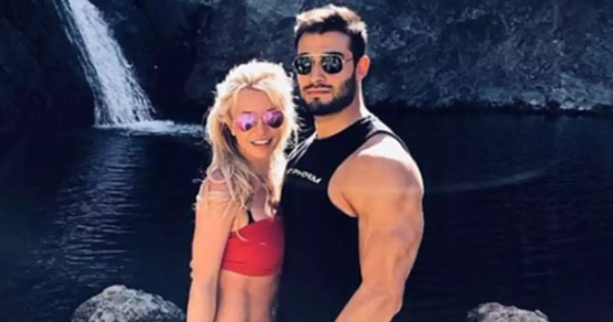 Britney Spears feliciteerde Sam Asgari met hun eerste verjaardag