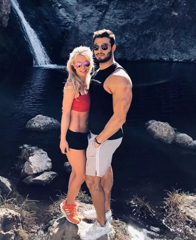 Britney Spears deelde een foto met vriend Sam Asgari