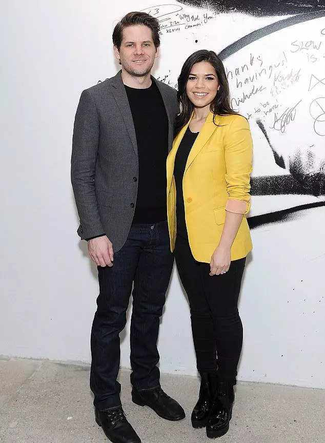 Ryan Pierce Williams og America Ferrera