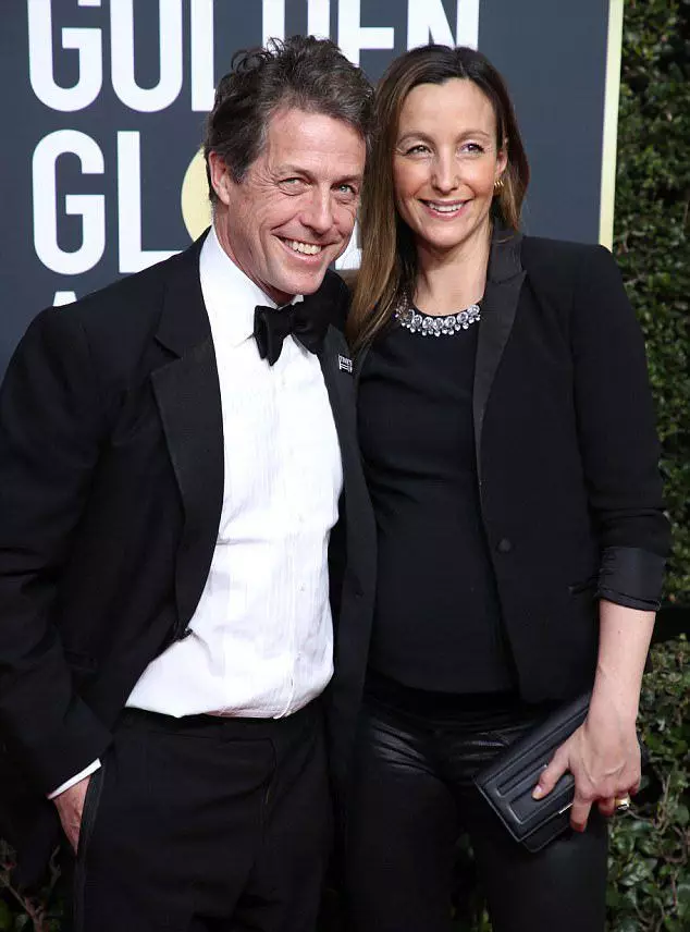 Hugh Grant und Anna Eberstein beim Goldkugelpreis