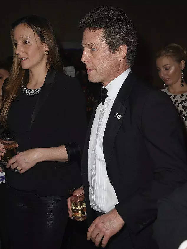 Hugh Grant եւ հղի Աննա Էբուրշտեյն Golden Globe մրցանակում