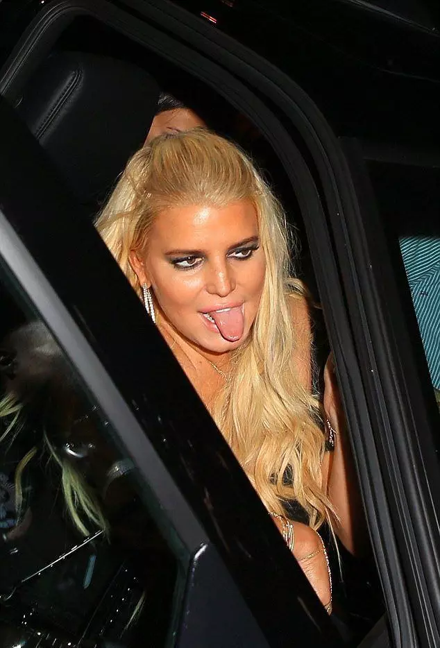 Sərxoş Jessica Simpson