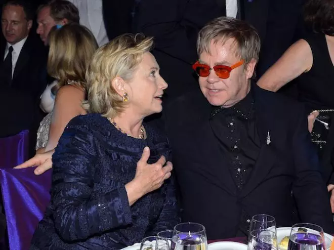 Hillary Clinton sempre va donar suport a iniciatives socials d'Elton John