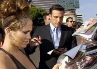 Jennifer Lopez ja Ben Affleck jakelu autografit