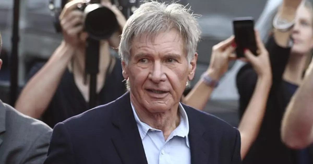 Harrison Ford escapou o castigo por un incidente perigoso no aeroporto